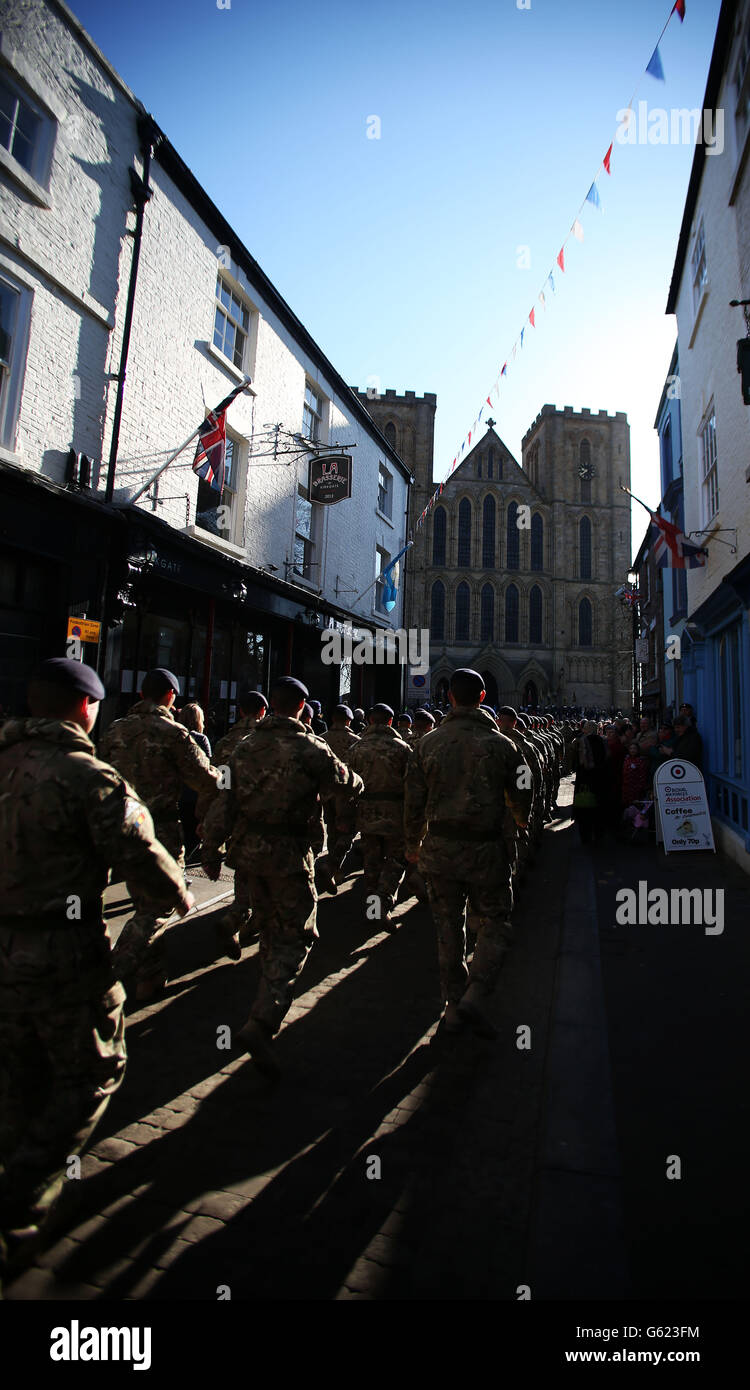 21 engineer regiment returns home from afghanistan hi-res stock ...