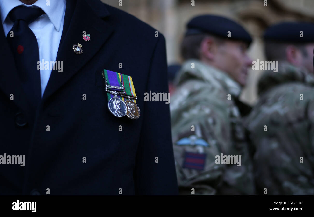 News defence engineer hi-res stock photography and images - Alamy