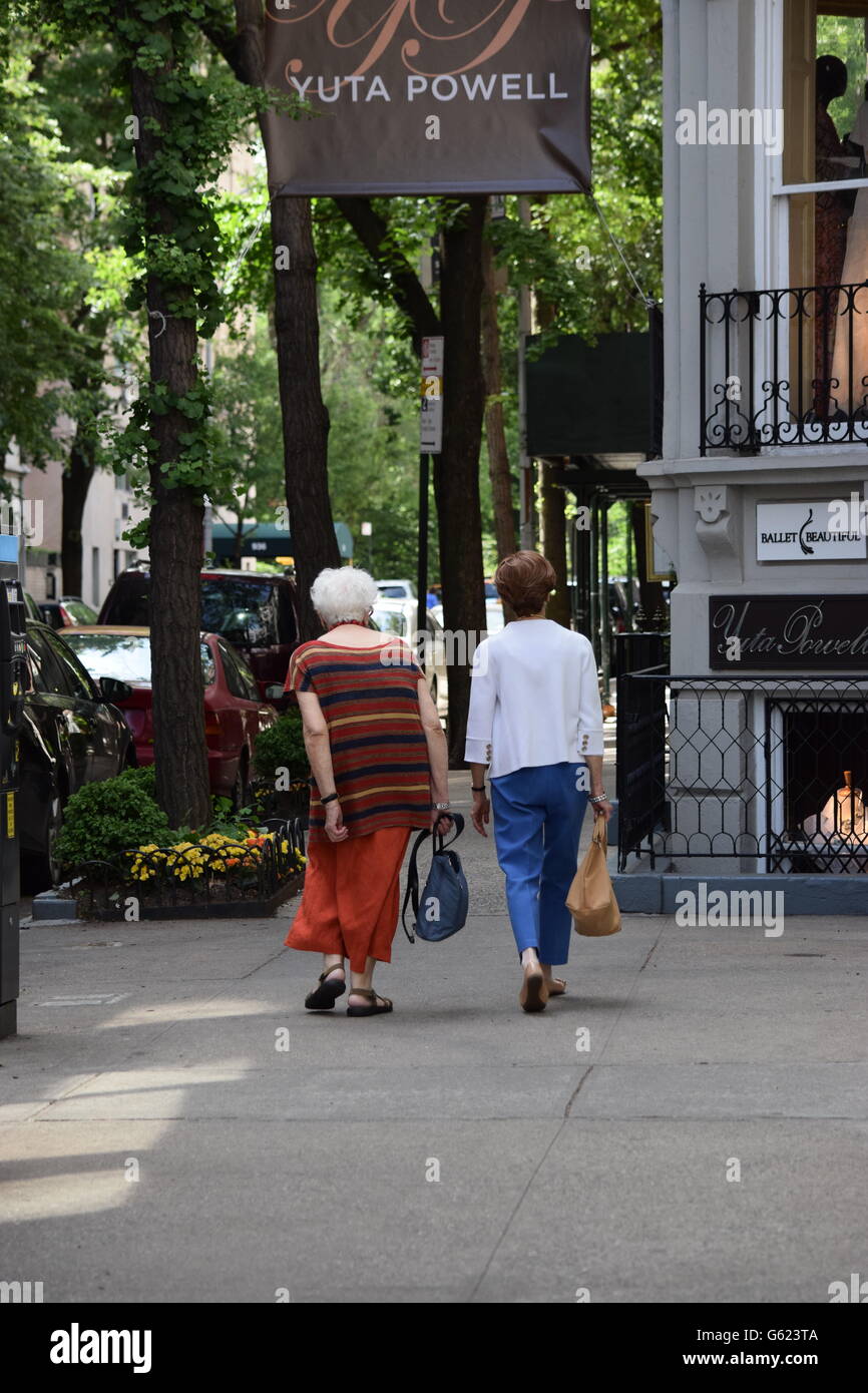 Manhattan lady hi-res stock photography and images - Alamy