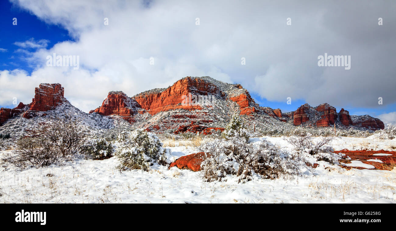 View of Red Rocks formations in Sedona, Arizona after snow storm Stock ...