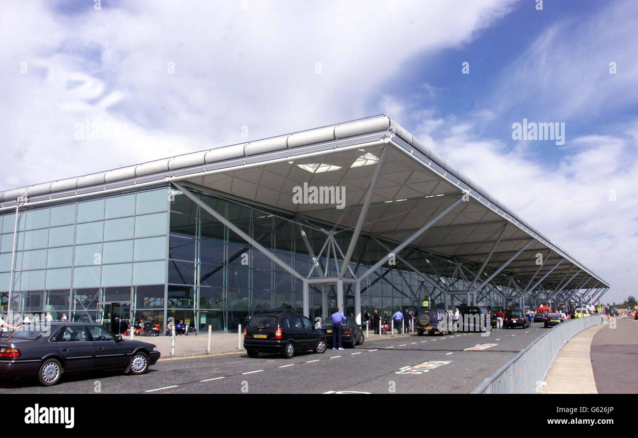 London stansted airport the main terminal building in essex 16 12 2003 ...