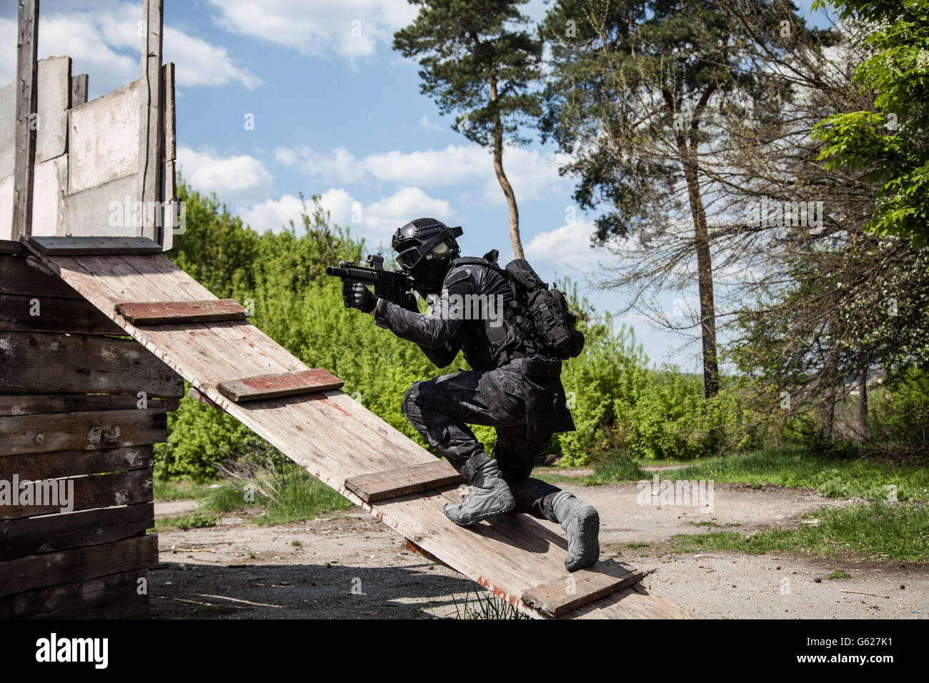 Spec ops police officer SWAT Stock Photo - Alamy