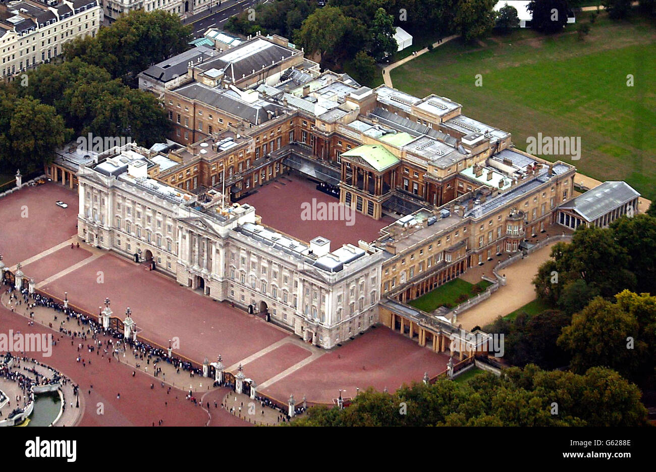 Aerial view buckingham palace hi-res stock photography and images - Alamy