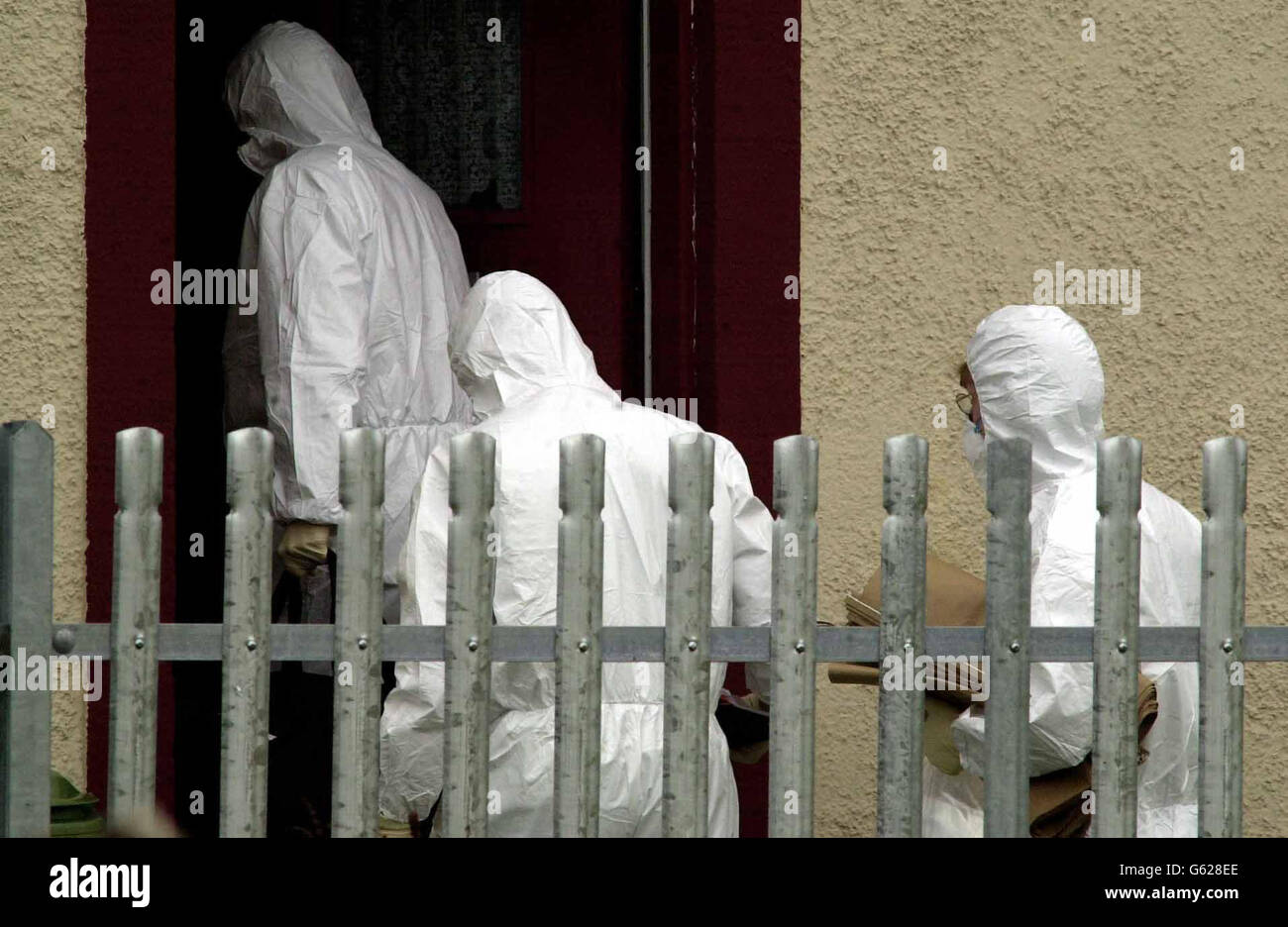 Police enter a house in stonehouse hi-res stock photography and images ...