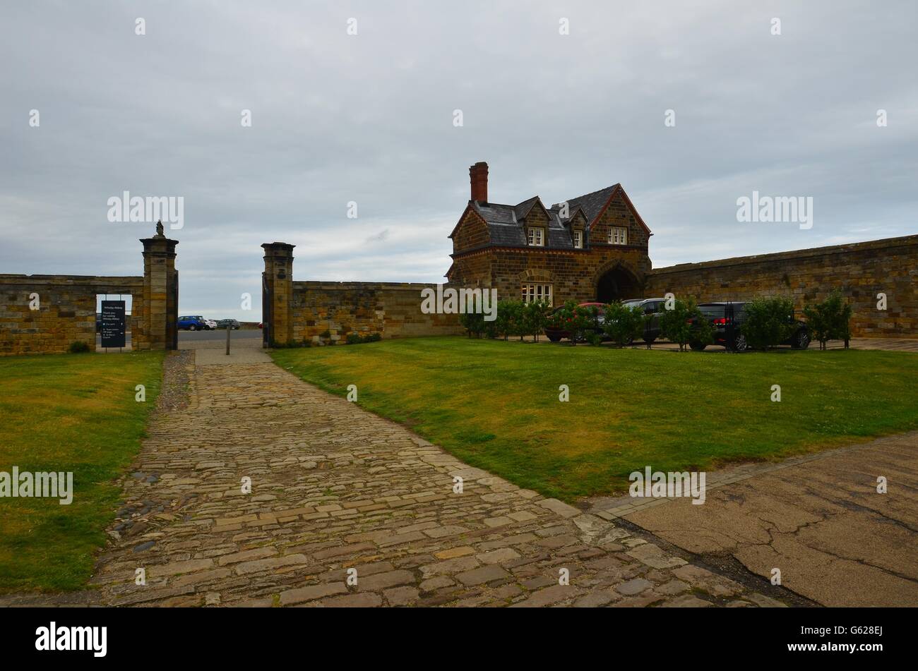 Cholmley House or Whitby Hall, banqueting house, Whitby Abbey Stock ...