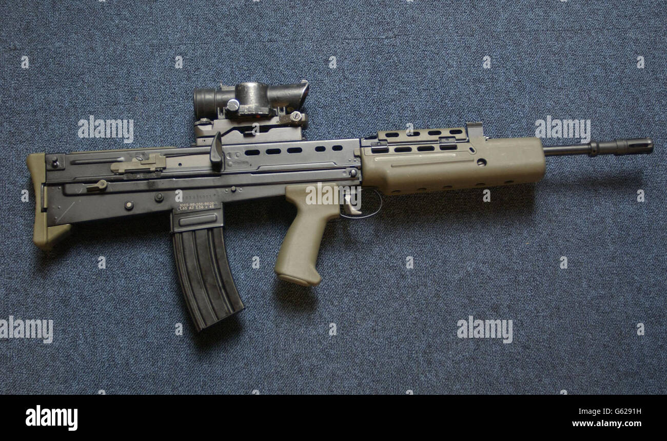 SA80 A2 assault rifle Stock Photo - Alamy
