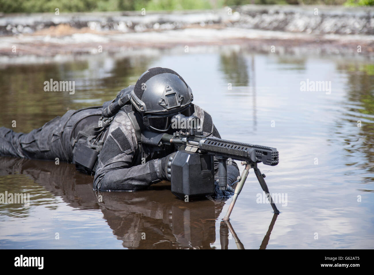 Spec ops police officer hi-res stock photography and images - Alamy