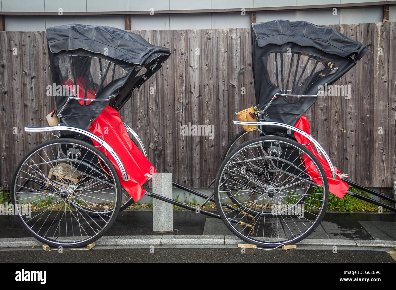 Traditional japanese rickshaw hi-res stock photography and images - Alamy
