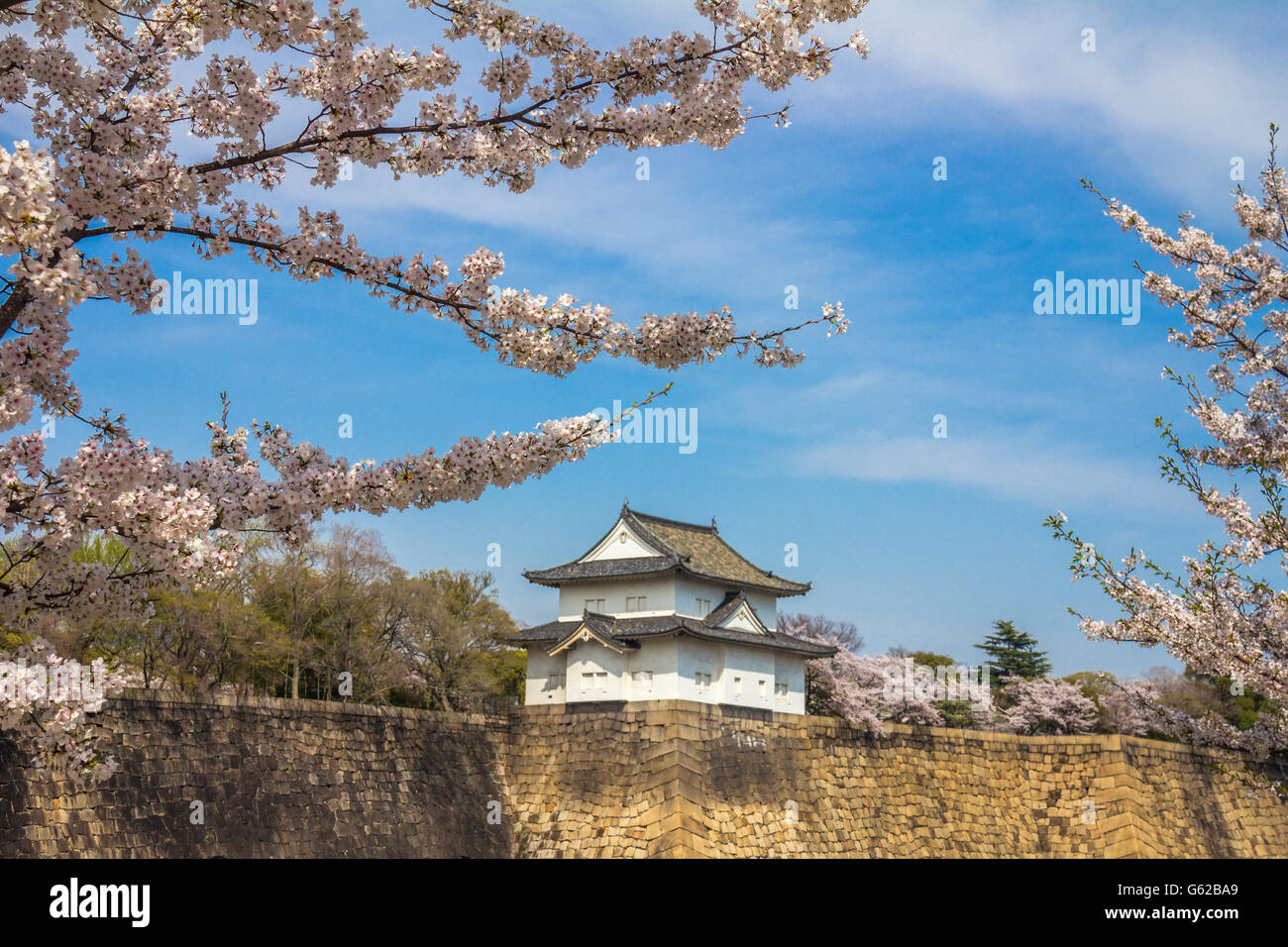 Osaka castle hi-res stock photography and images - Alamy