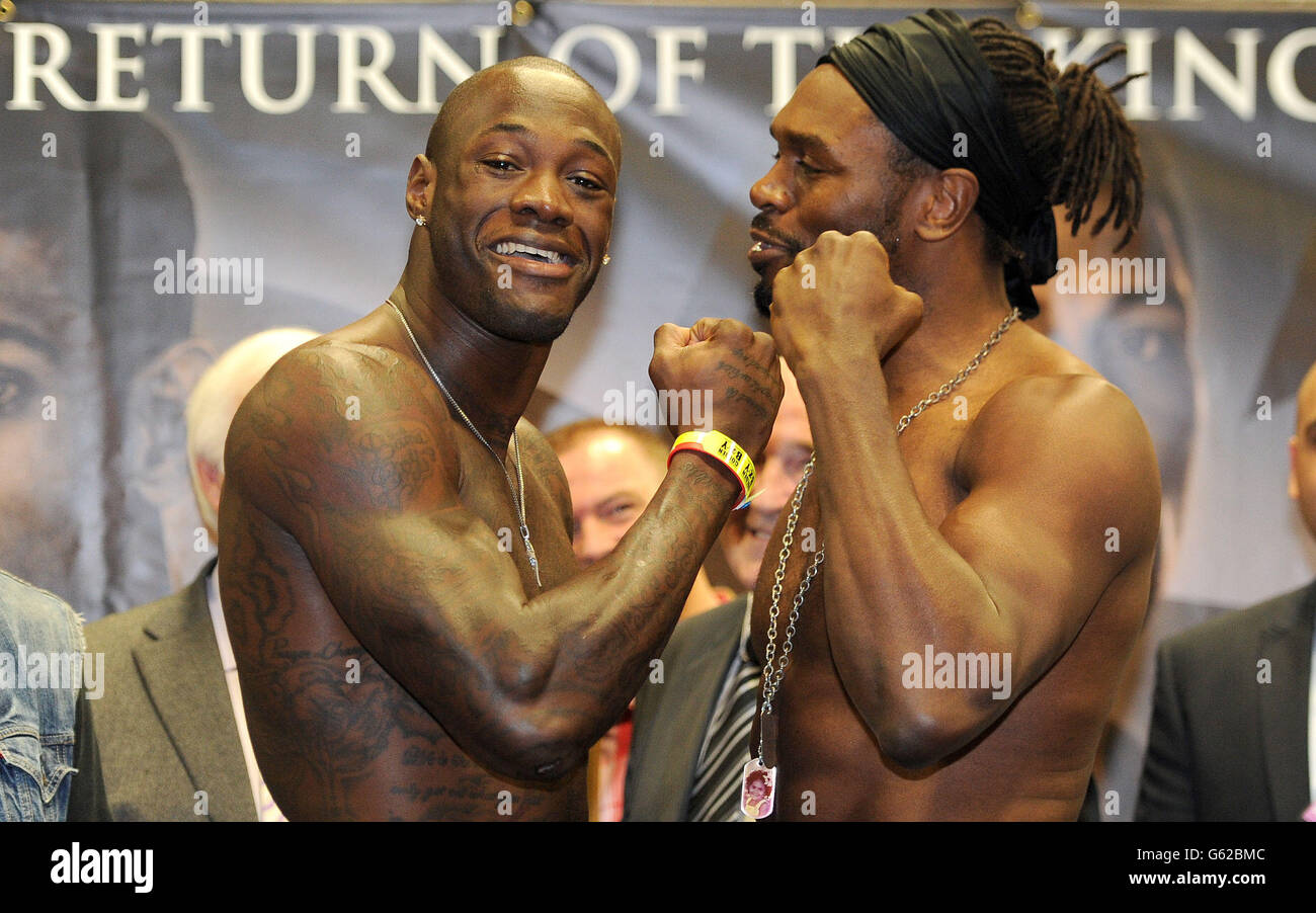 Boxers weigh in hi-res stock photography and images - Alamy