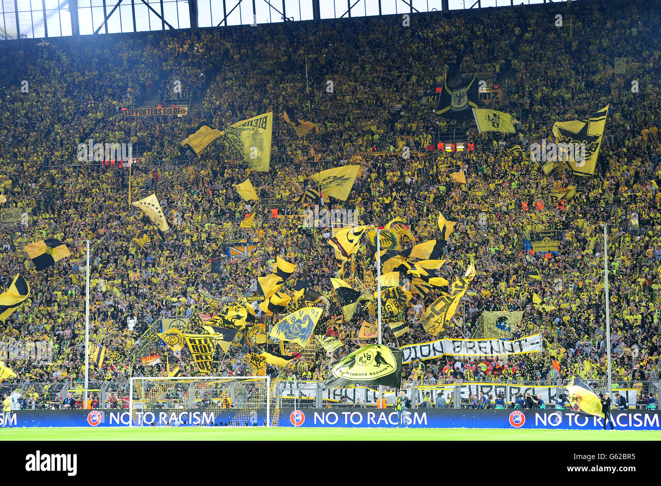 Soccer football champions league crowd fans spectators hi-res stock ...