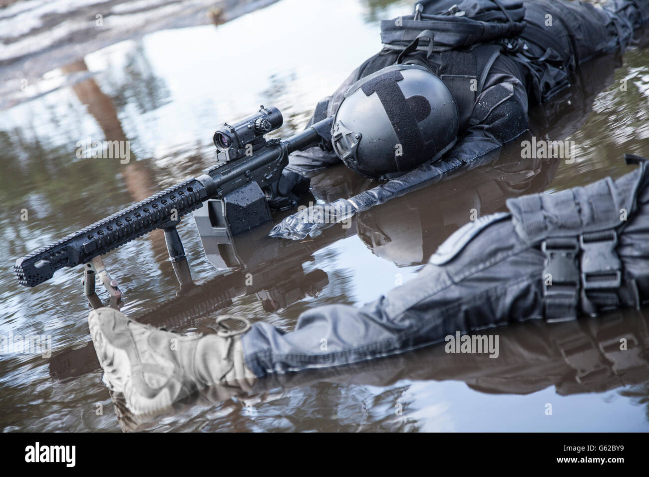 Dead bodies hi-res stock photography and images - Alamy