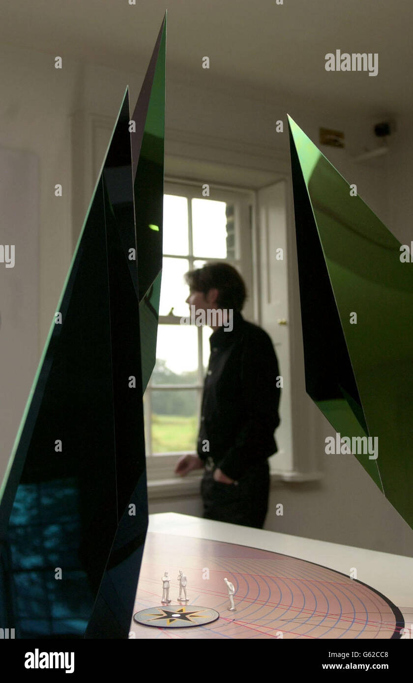 Solar pyramid hi-res stock photography and images - Alamy