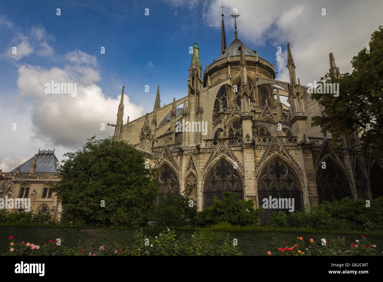 Back of notre dame cathedral paris france hi-res stock photography and ...