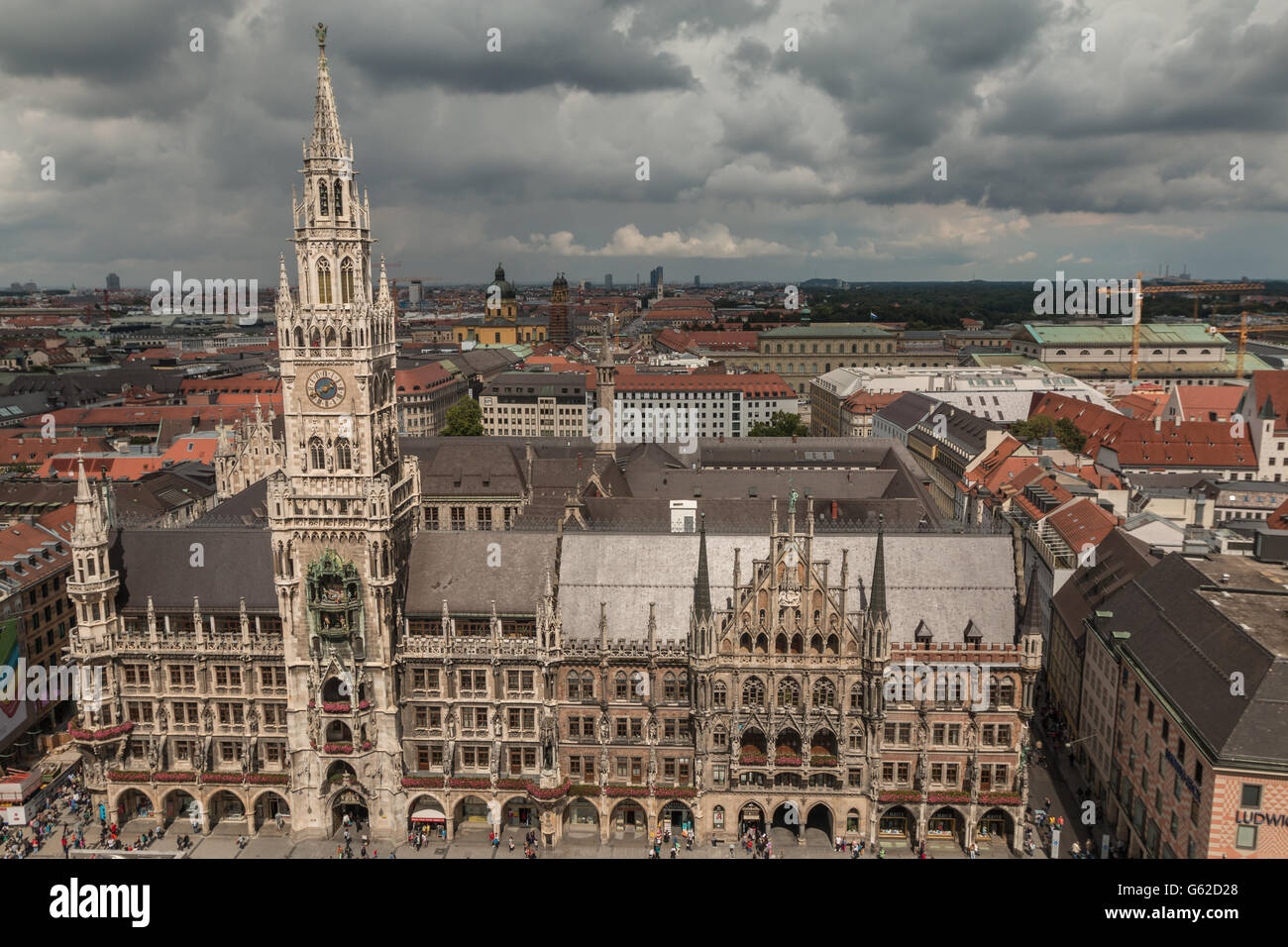 City hall munich germany hi-res stock photography and images - Alamy