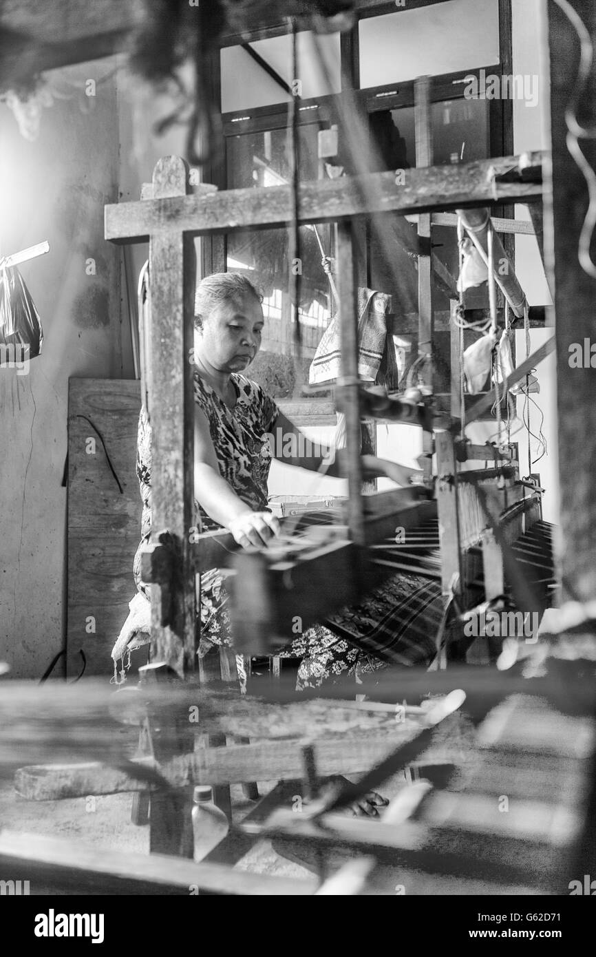 Weavers loom Black and White Stock Photos & Images - Alamy
