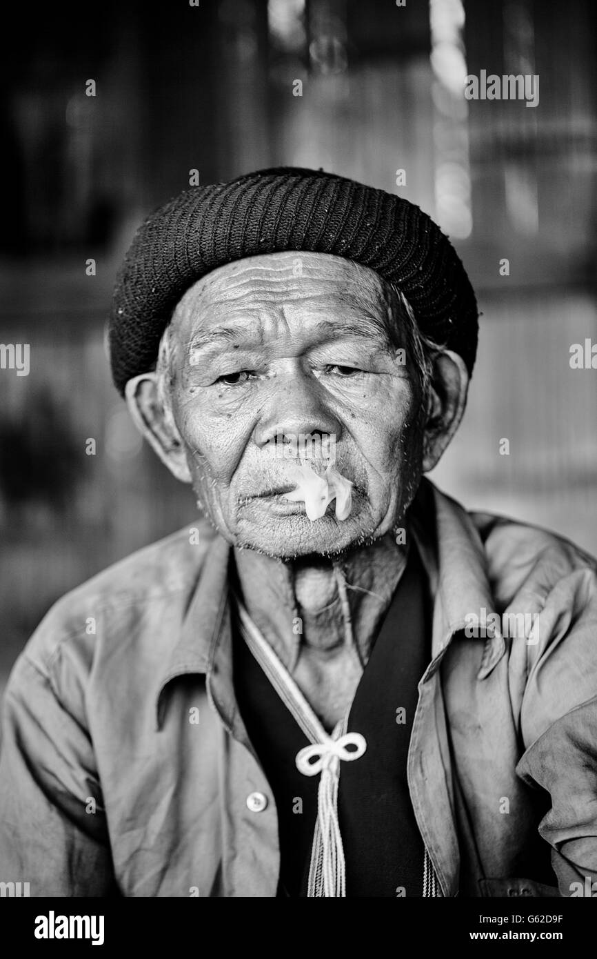 White Karen (Kayin) hill tribe villager in the mountains of Doi ...