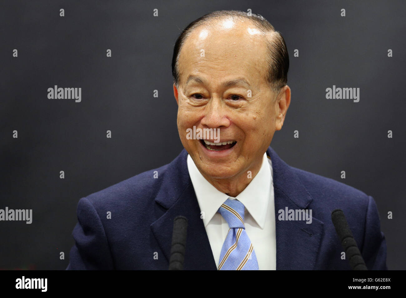 David Cameron Visiting Oxford University Stock Photo - Alamy