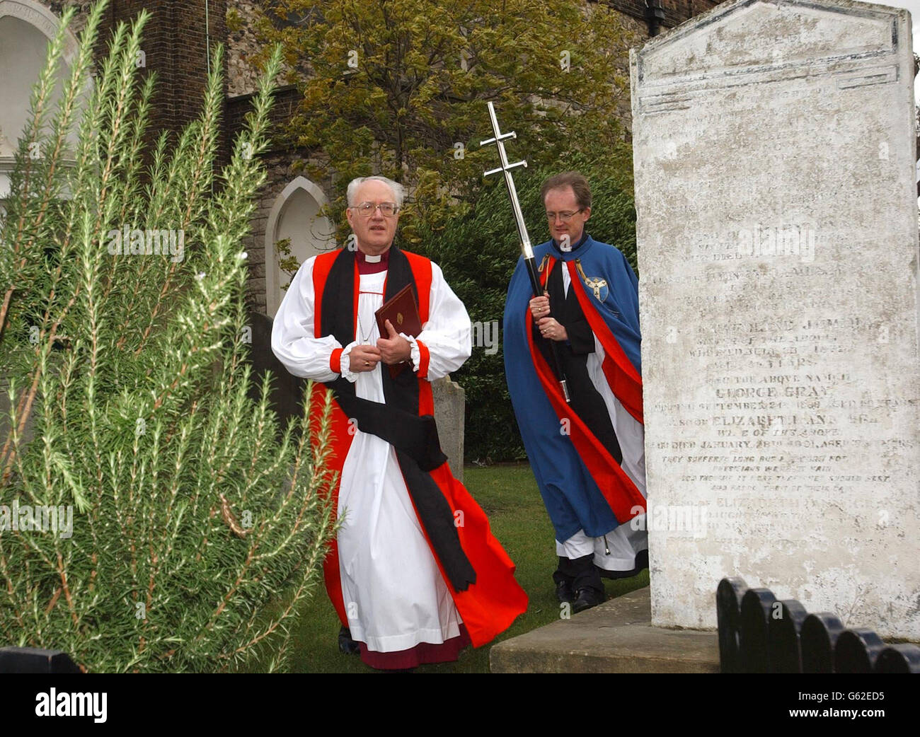 Dr george carey archbishop of canterbury hi-res stock photography and ...