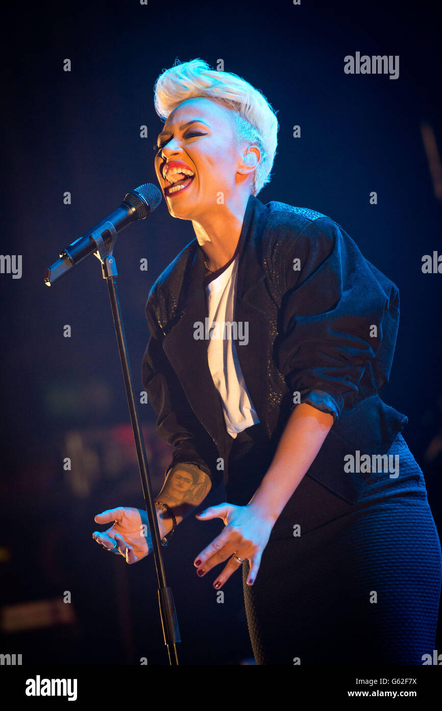 Entertainment showbiz sande hi-res stock photography and images - Alamy