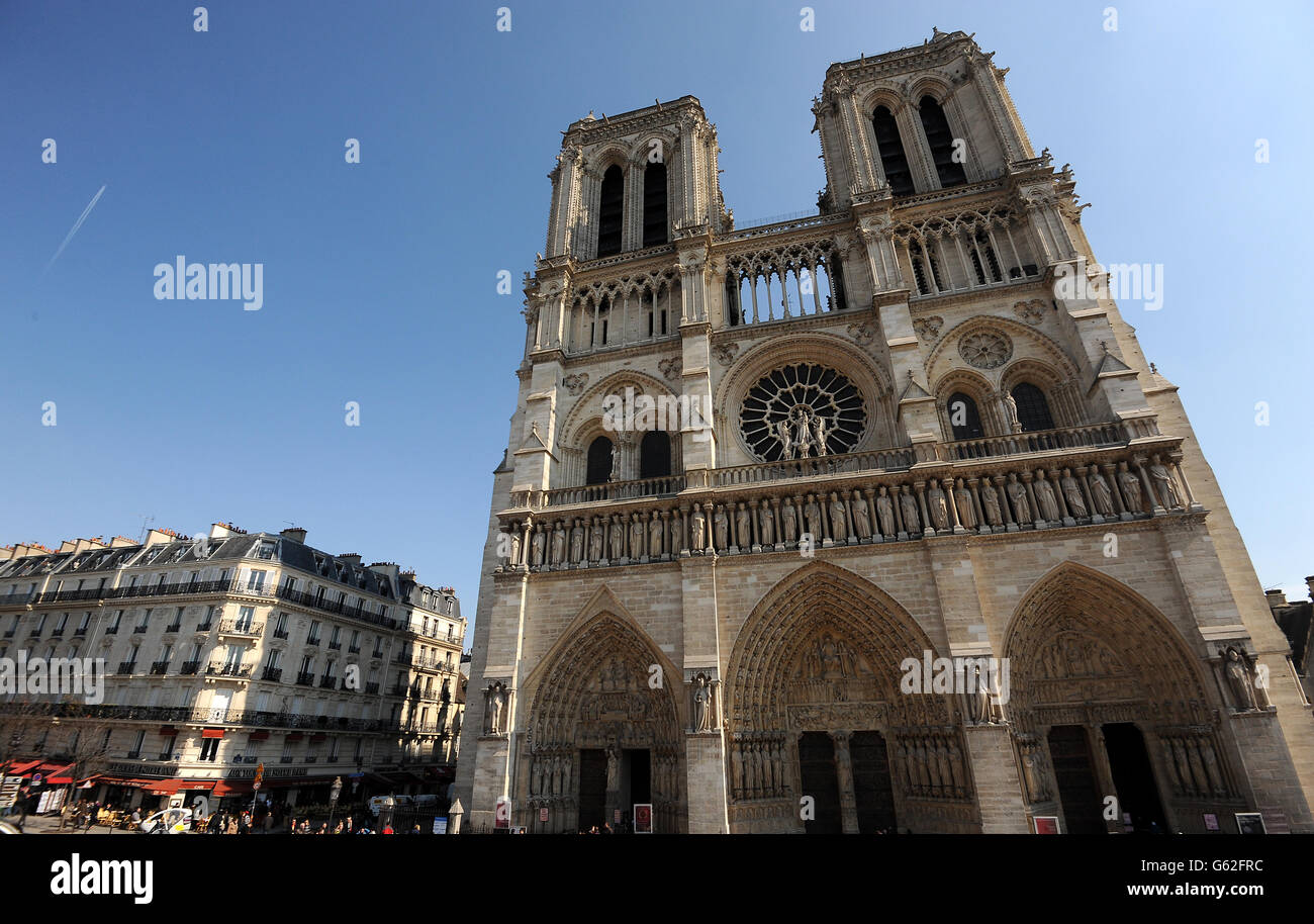 General view of notre dame cathedral in paris hi-res stock photography ...