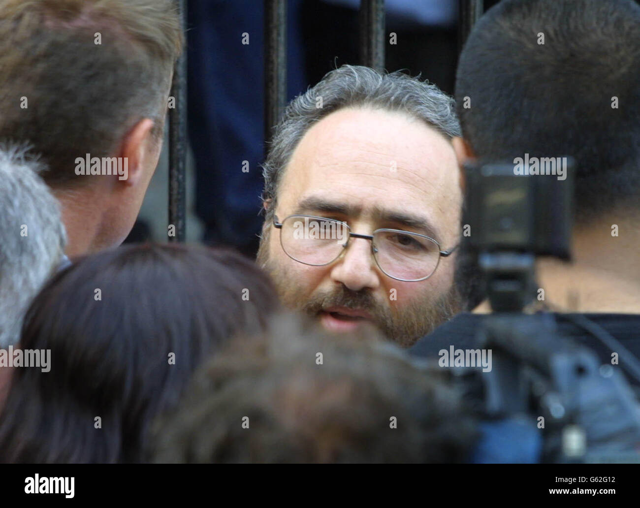 Sheik omar bakri mohammed outside of the finsbury park mosque hi-res ...