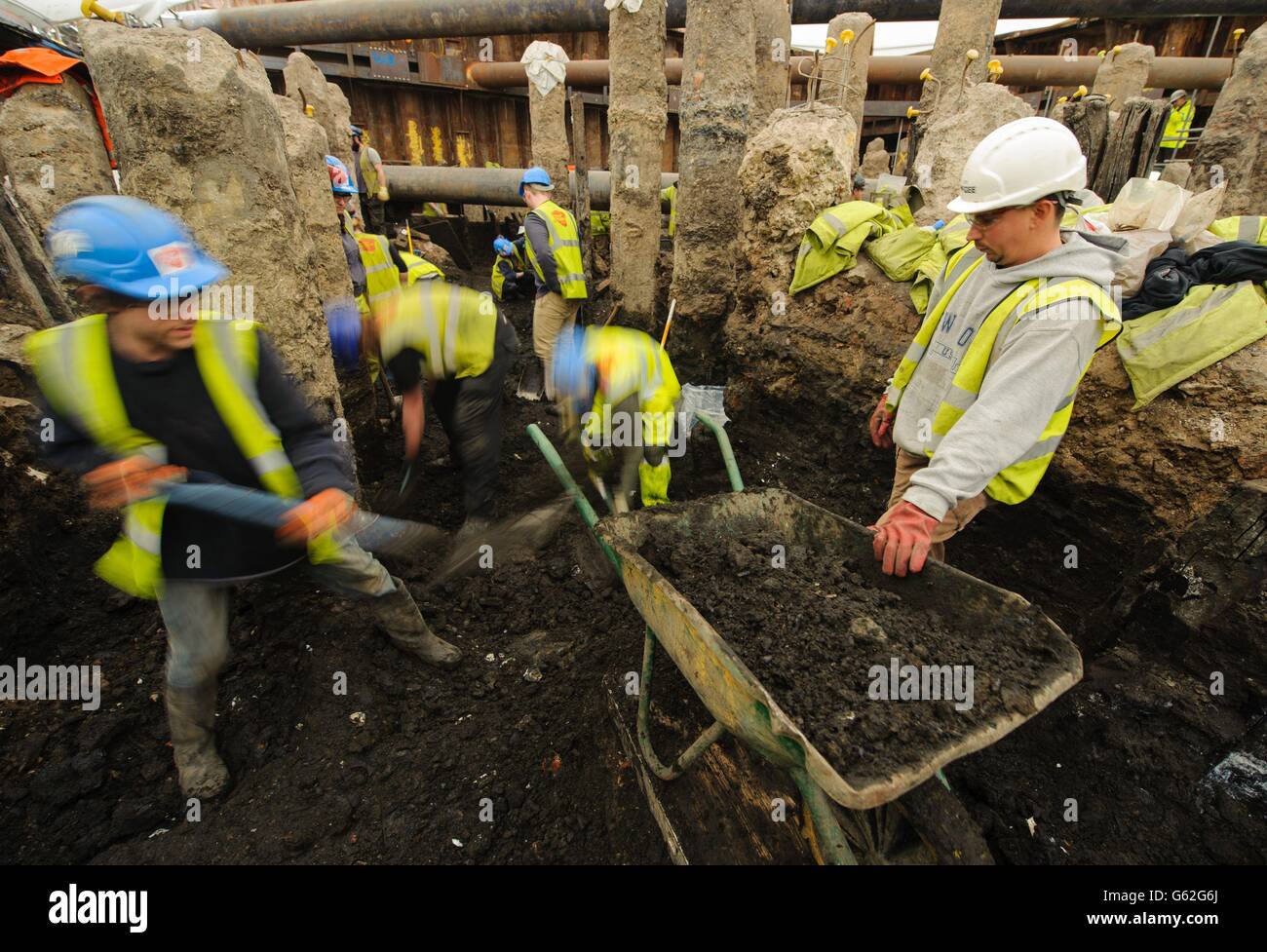 London roman artifacts hi-res stock photography and images - Alamy