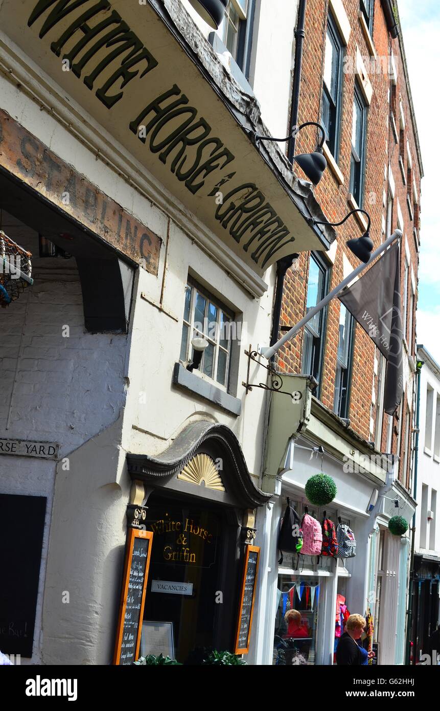 Shop in the Old town centre, Whitby, East Coast, North Yorkshire ...