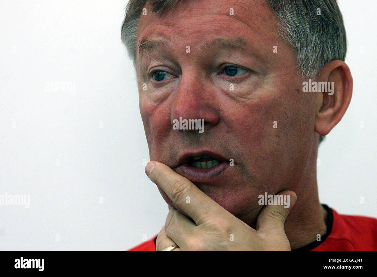 Manchester united manager alex ferguson talks to the press hi-res stock ...