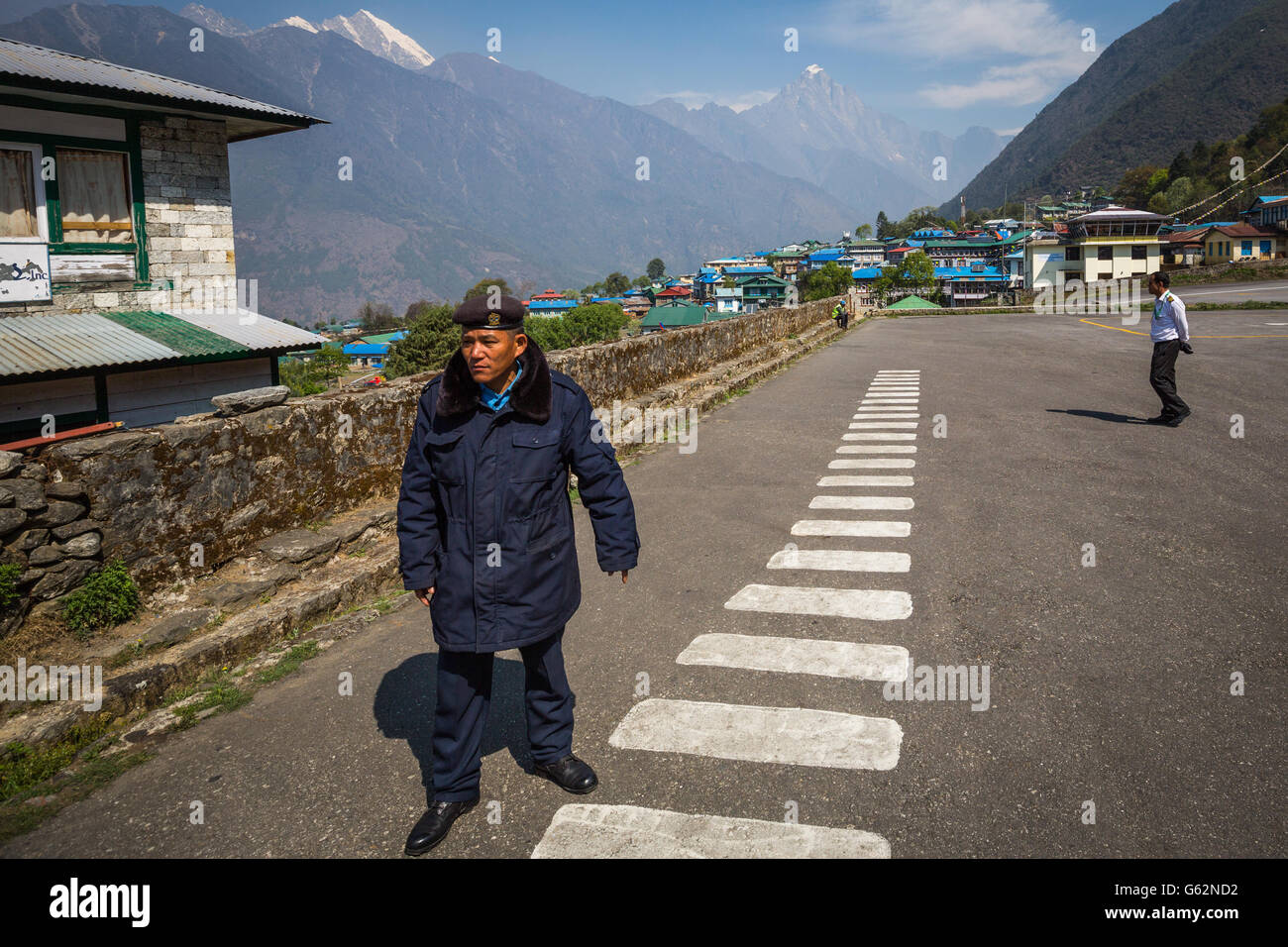 Lukla nepal plane hi-res stock photography and images - Alamy