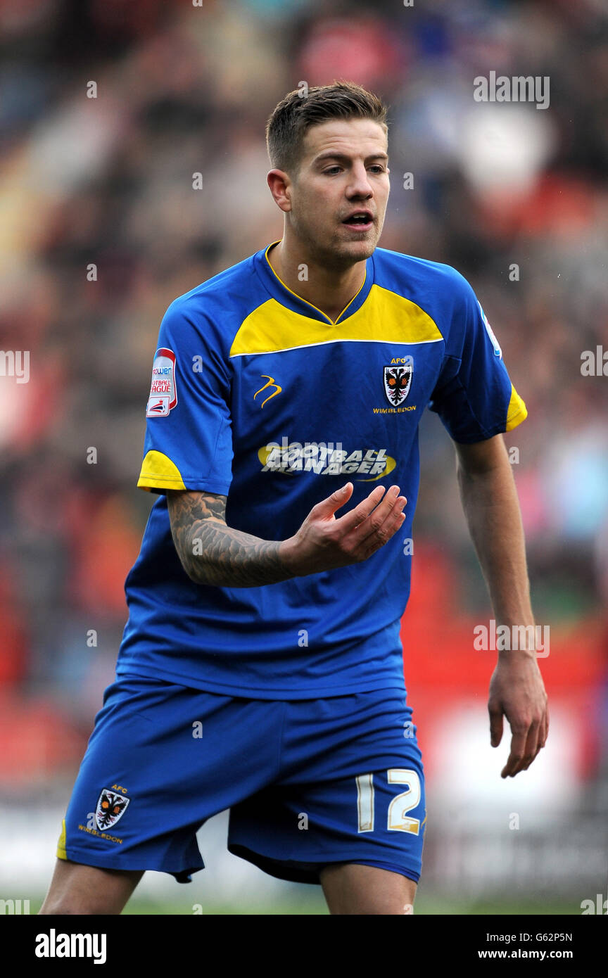 Football gesture gestures animated hi-res stock photography and images ...