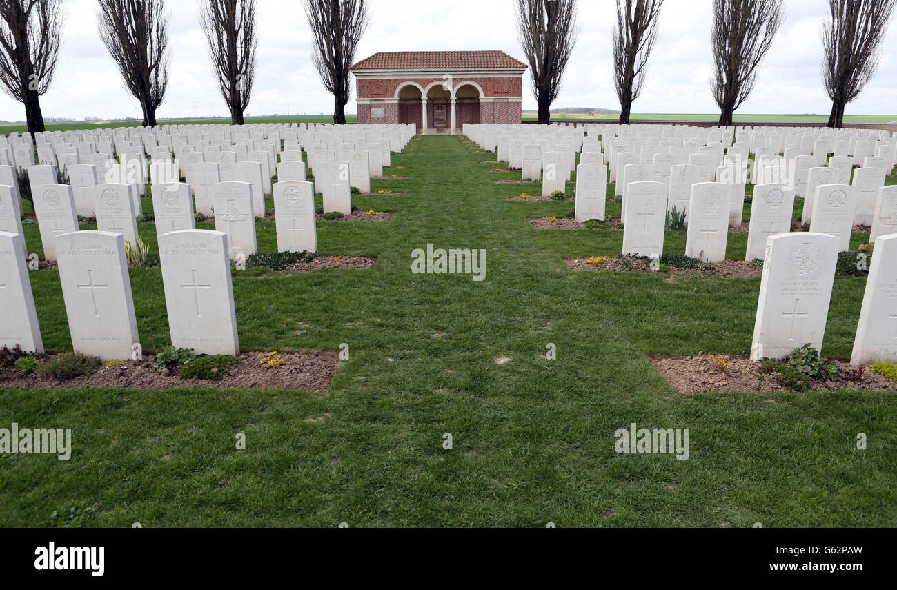 Soldiers' remains laid to rest. General view of Ecoust-St Mein war ...