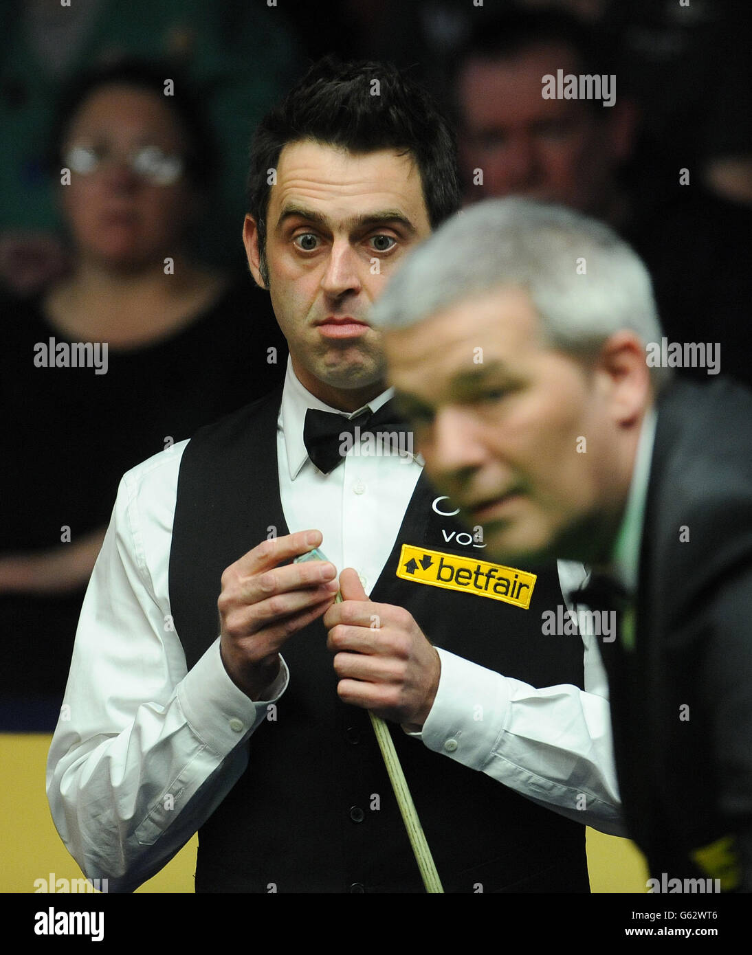 Ronnie O'Sullivan and referee Jan Verhaas (right) in his second round ...
