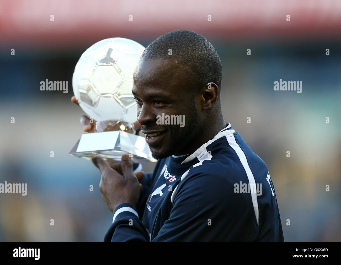 Millwalls danny shittu with his player of the award kick off hi-res ...