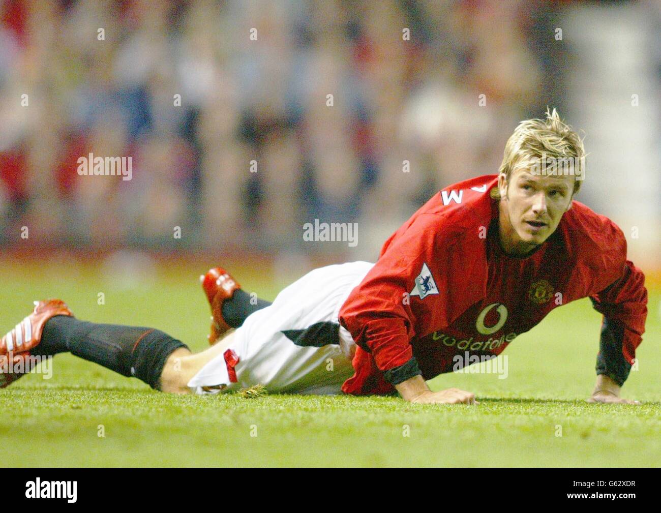 Manchester United's David Beckham in action against Everton during ...