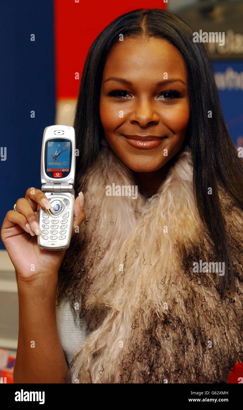 Singer samantha mumba hi-res stock photography and images - Alamy