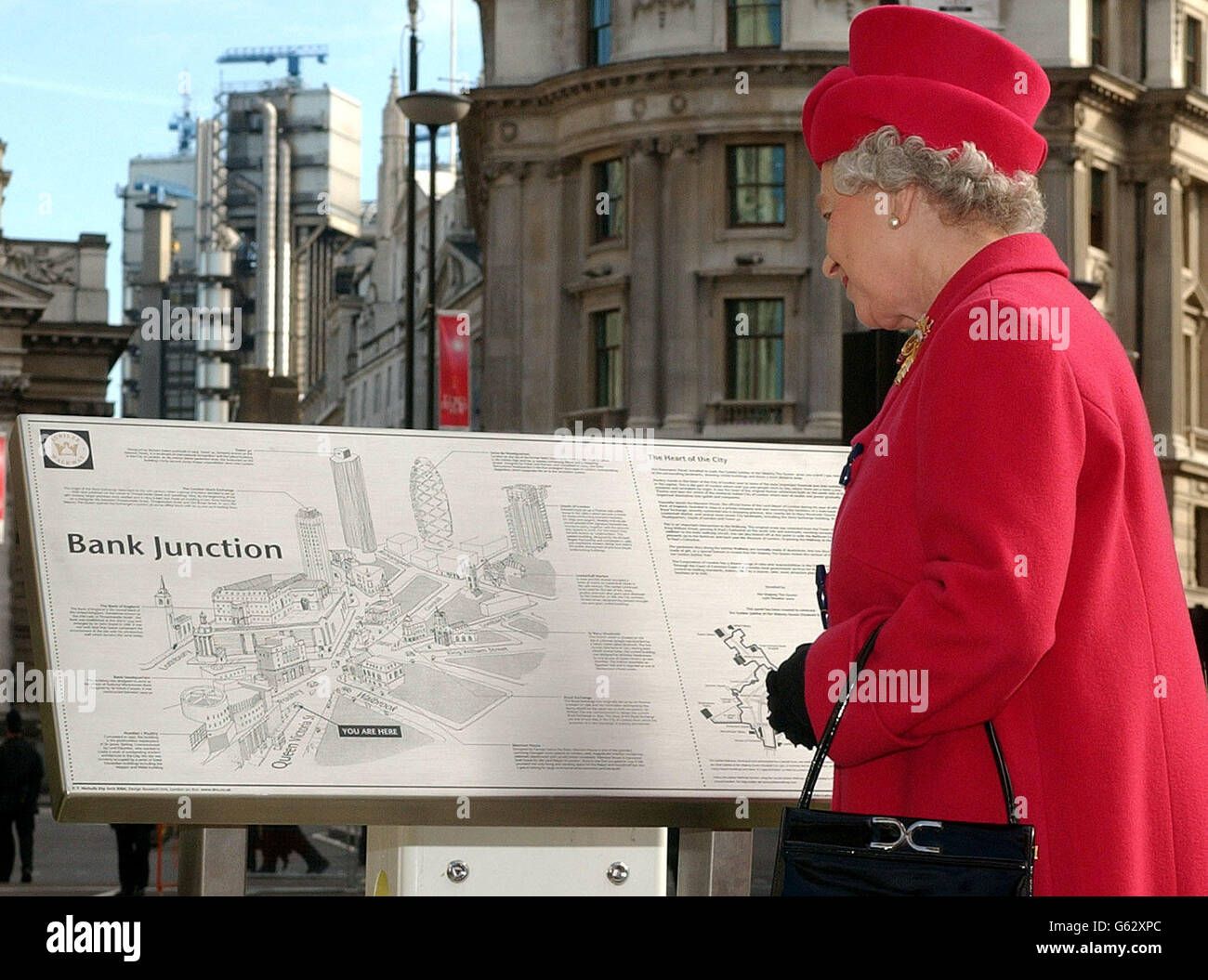 Royalty - Queen Elizabeth II Golden Jubilee. Queen Elizabeth II outside ...