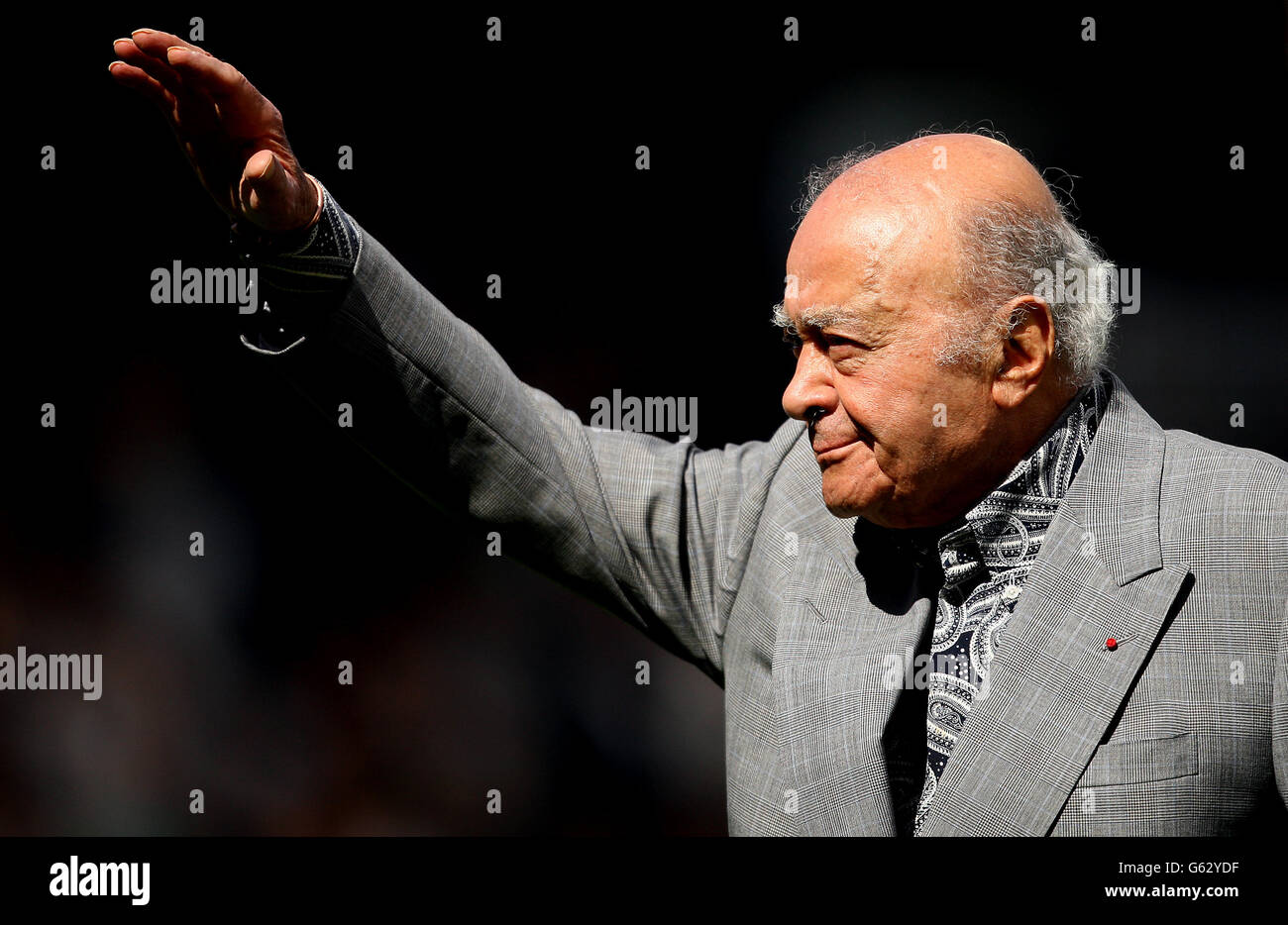 Fulham Chairman Mohamed Al-Fayed waves to the crowd before the Barclays ...