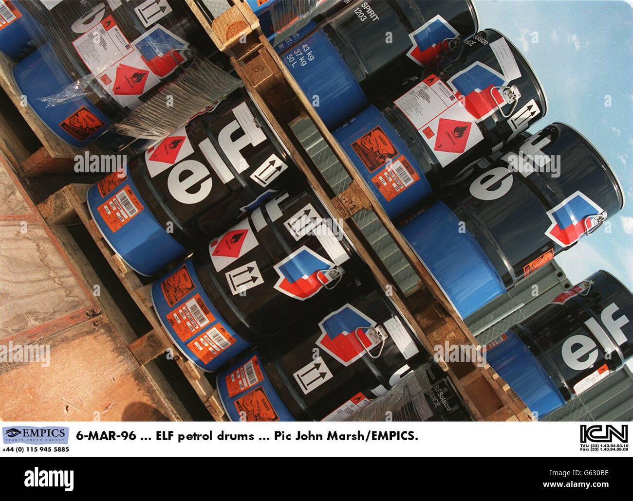 6 mar 96 elf petrol drums hi-res stock photography and images - Alamy