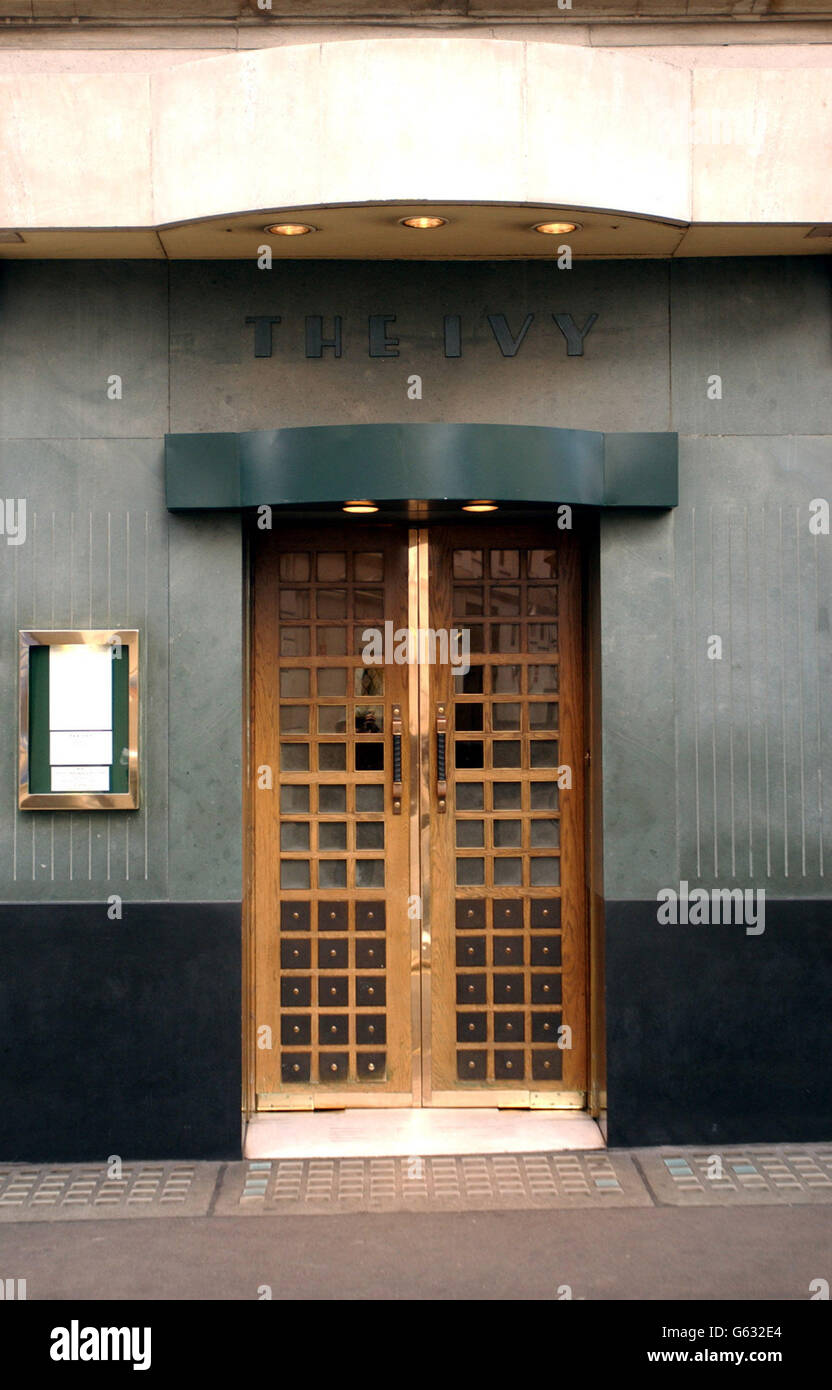The ivy london exterior hi-res stock photography and images - Alamy