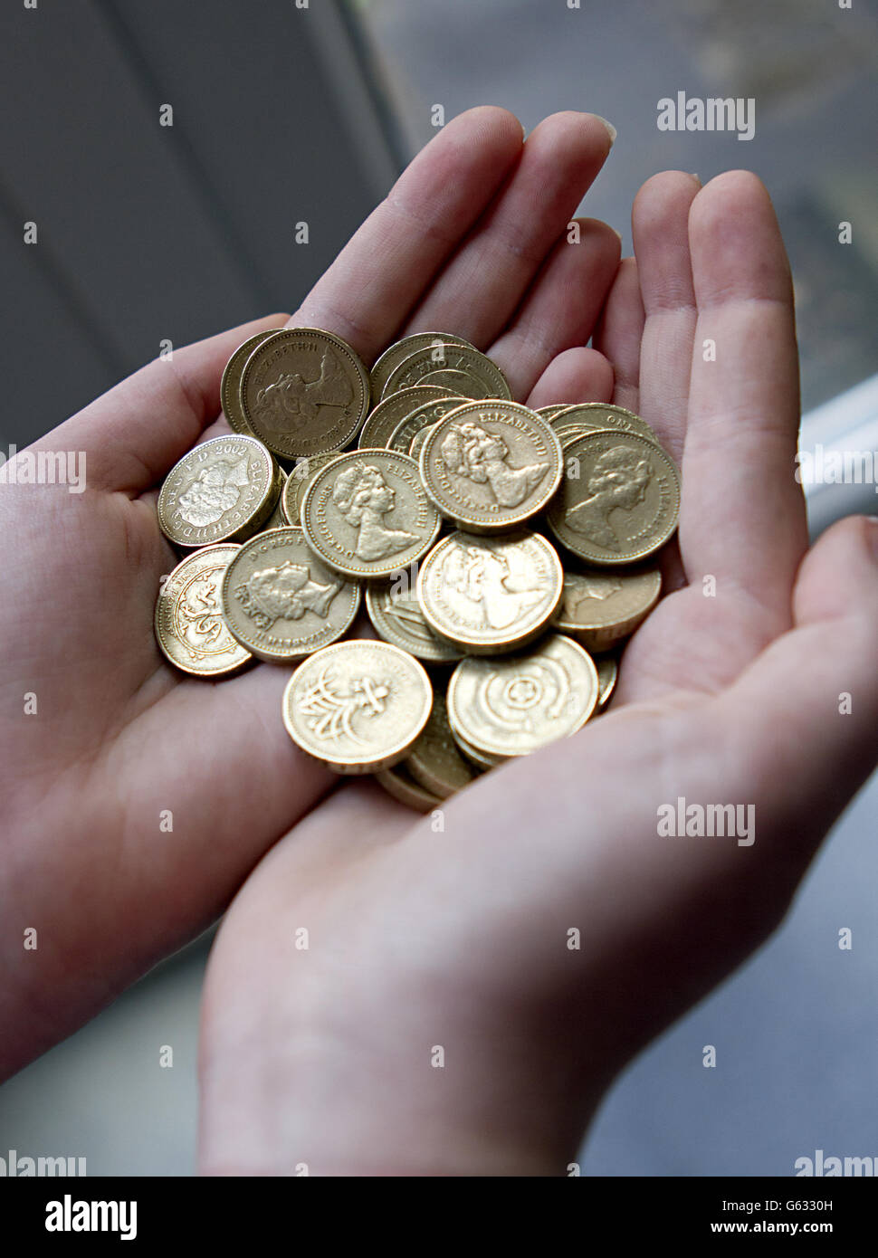1 coin celebrates its 30th birthday on Sunday - although the pound in ...