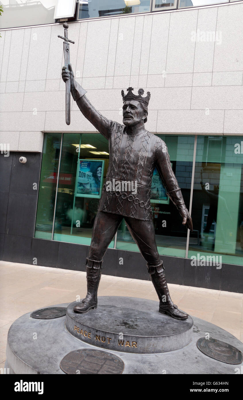 Sculpture of Richard Harris as King Arthur in Camelot, City of Limerick ...