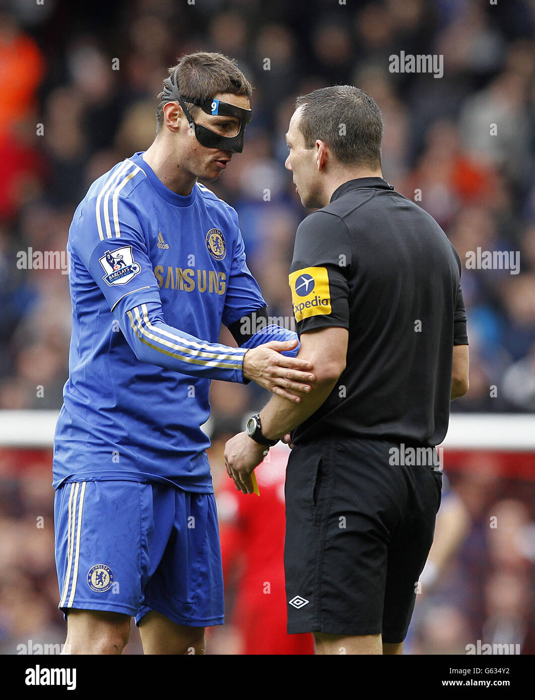Chelseas fernando torres and referee kevin friend hi-res stock ...