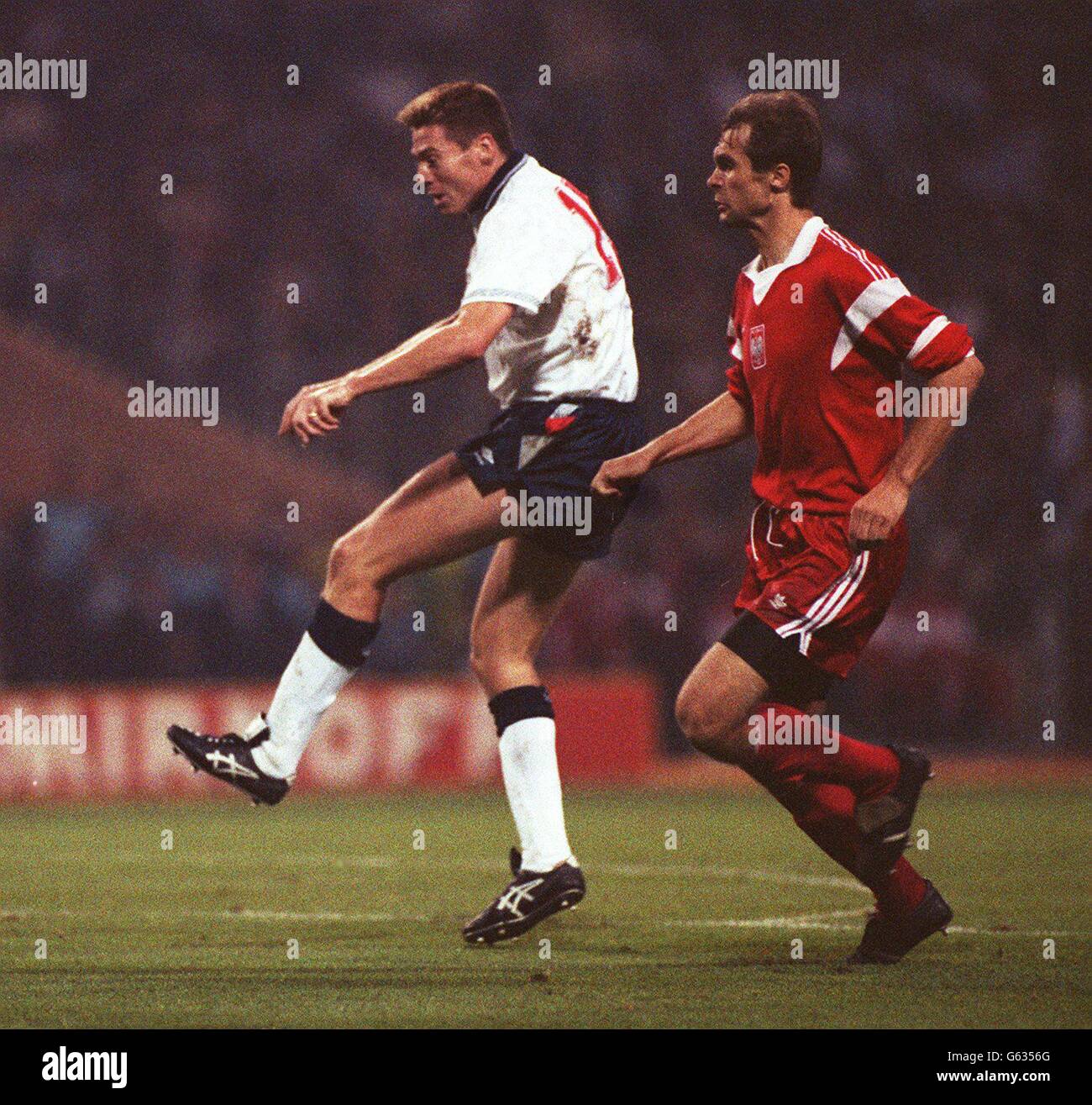 CHRIS WADDLE. ENGLAND V POLAND. EUROPEAN CHAMPIONSHIPS, QUALIFYING ...