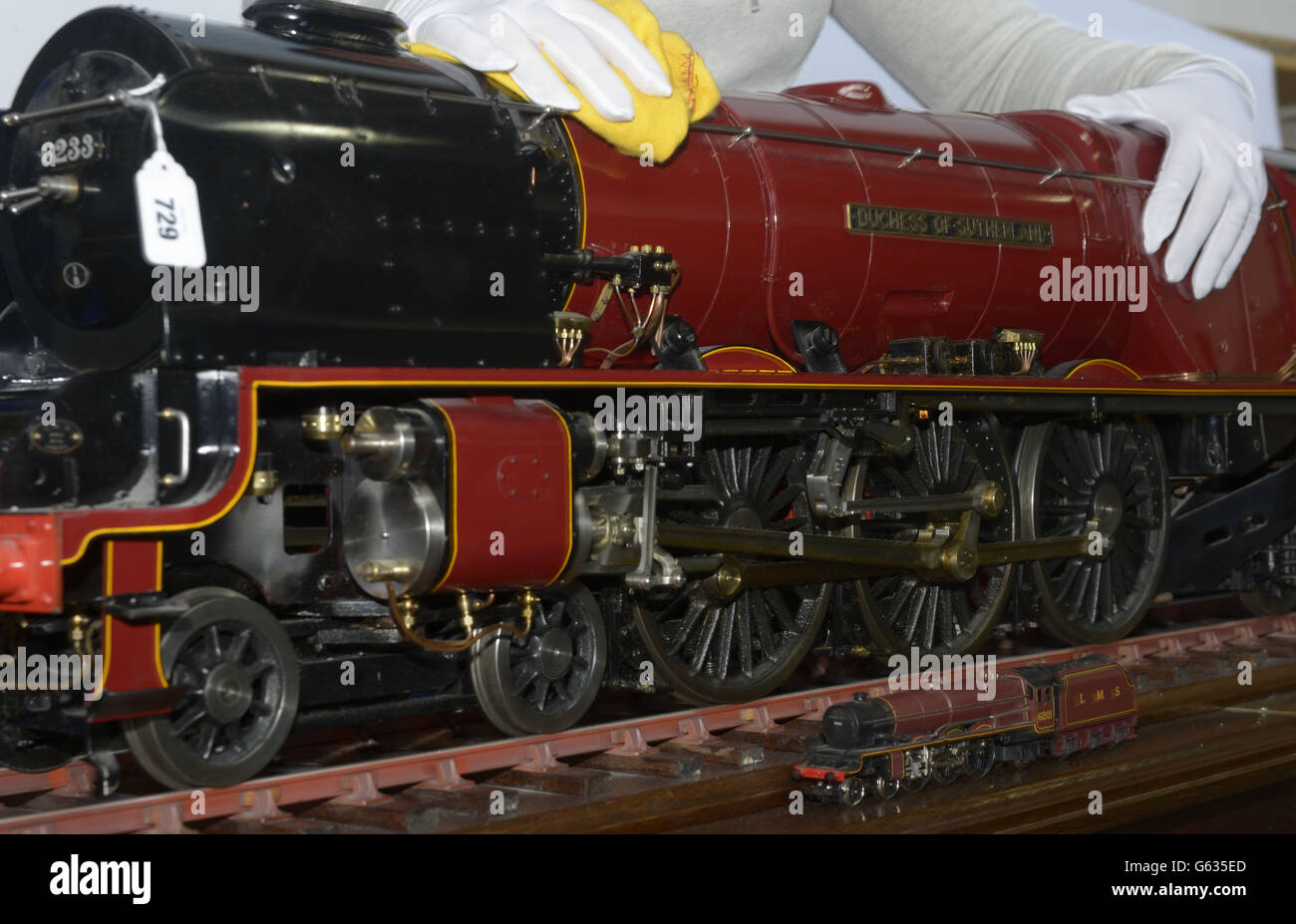 Auction model train hi-res stock photography and images - Alamy