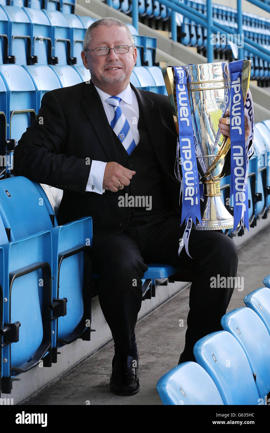 Football soccer gillingham hi-res stock photography and images - Alamy