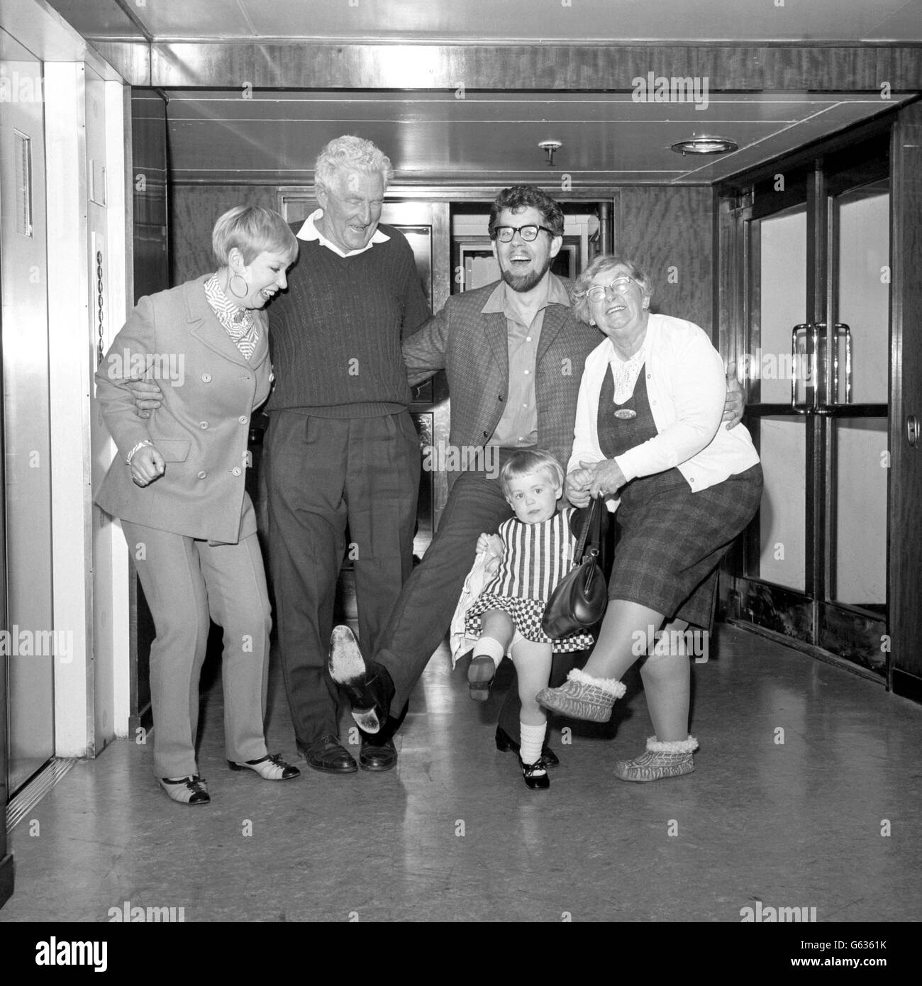 Rolf harris his family are shown ss oronsay at southampton hi-res stock ...
