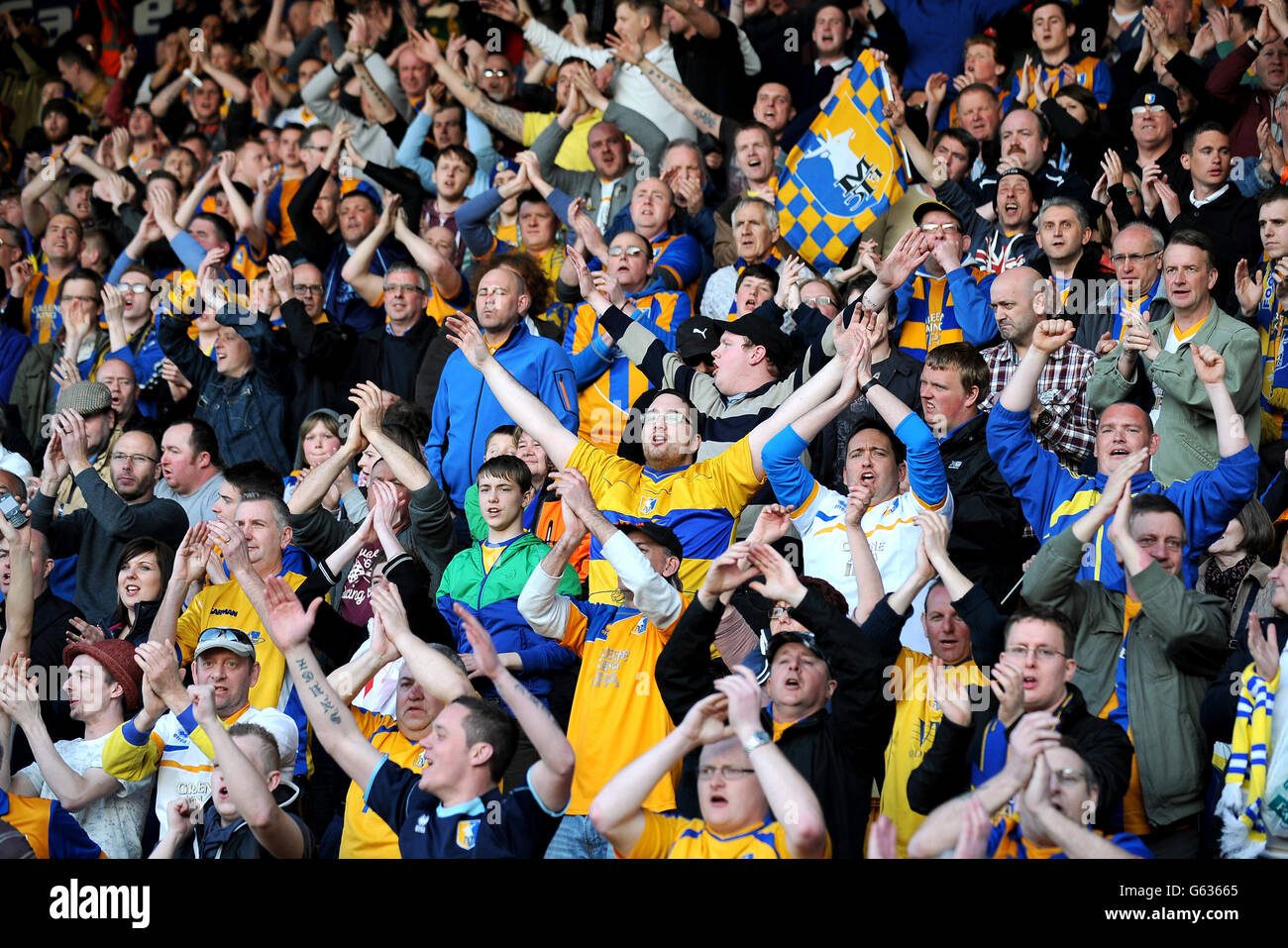 English football fans town square hi-res stock photography and images ...