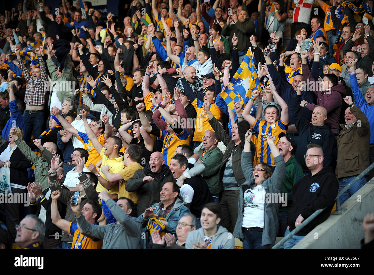 English football fans town square hi-res stock photography and images ...