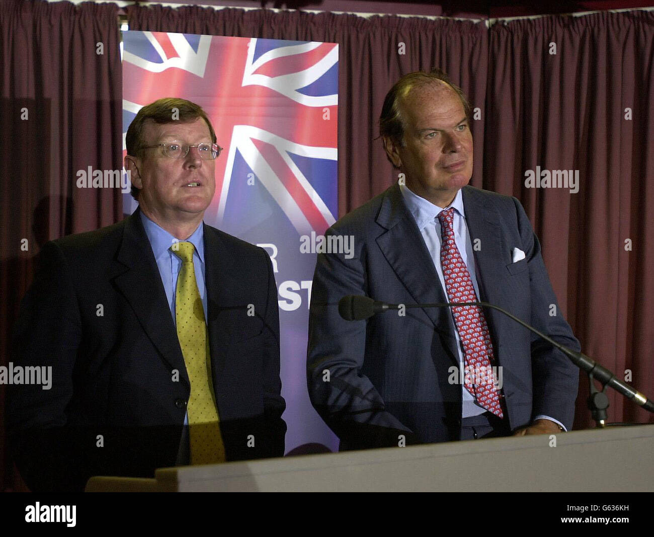 Leader of the Ulster Unionist Party David Trimble (left) with Shadow ...